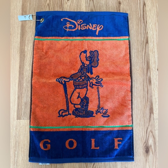 Disney | Bath | Disneyparks Goofy Golf Towel | Poshmark